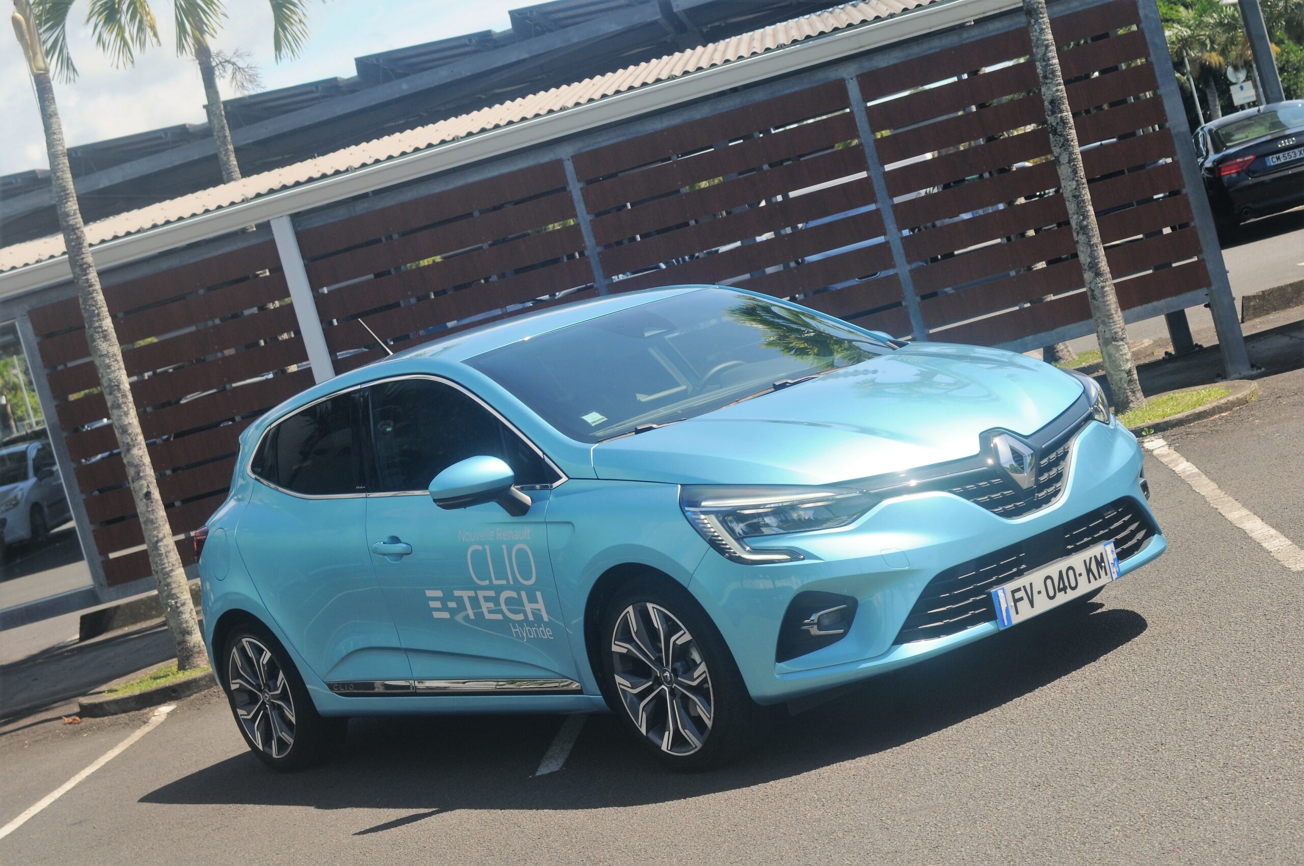 Clio E-Tech hybride : la première Clio hybride de l'histoire - Oovango