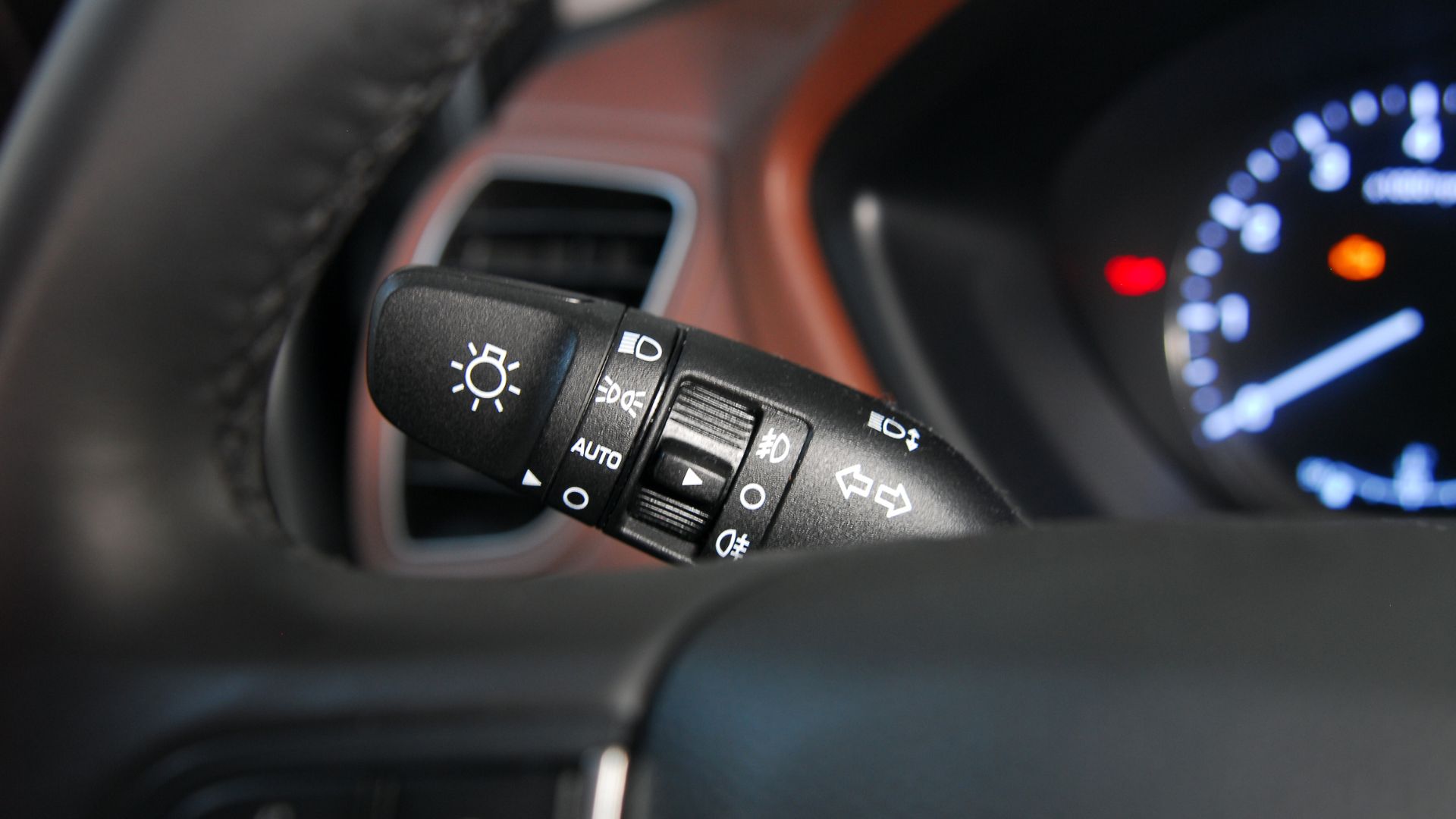 Le clignotant en voiture : 5 choses à savoir sur cette obligation ...