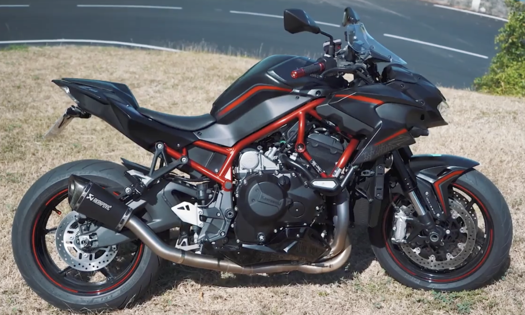 Kawasaki ZH2 : un roadster démesuré - Oovango