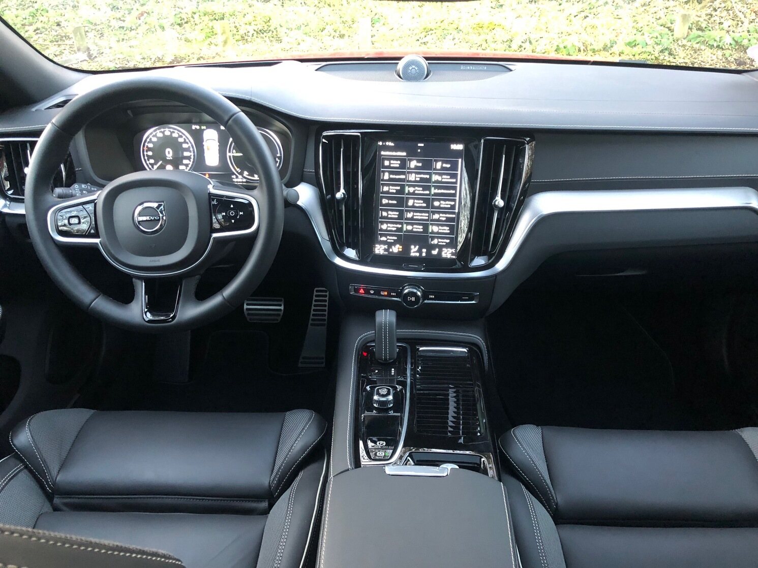 Volvo S60 T6 AWD Recharge : la berline sportive incontournable - Oovango