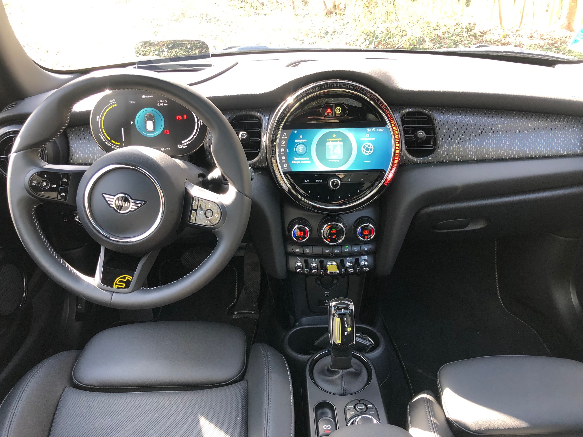 Mini Cooper SE vs Abarth 500e : Sportives Électriques la Bataille - Oovango